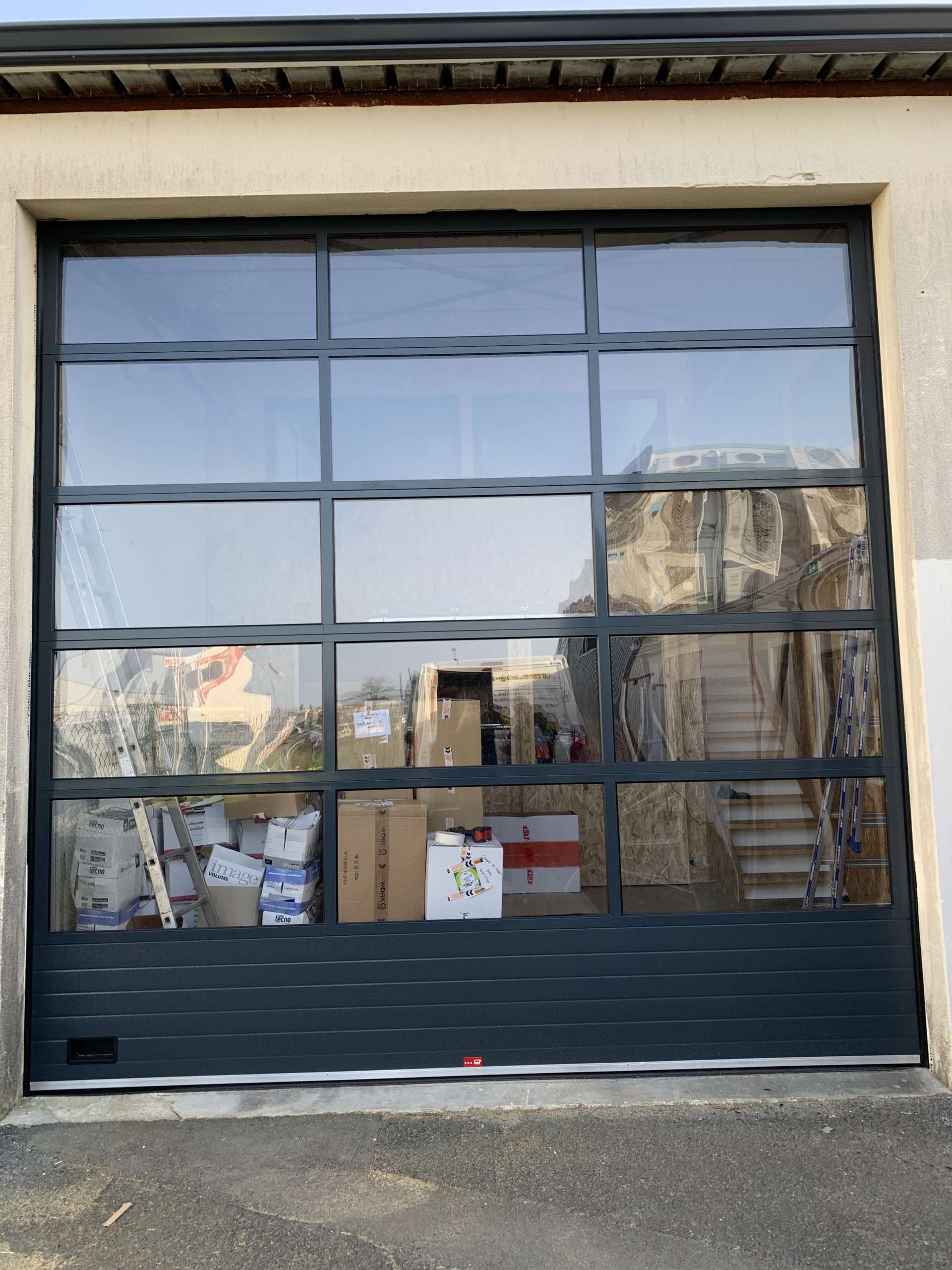 Pose de porte sectionnelle motorisé - Porte sectionnelle panoramique ...